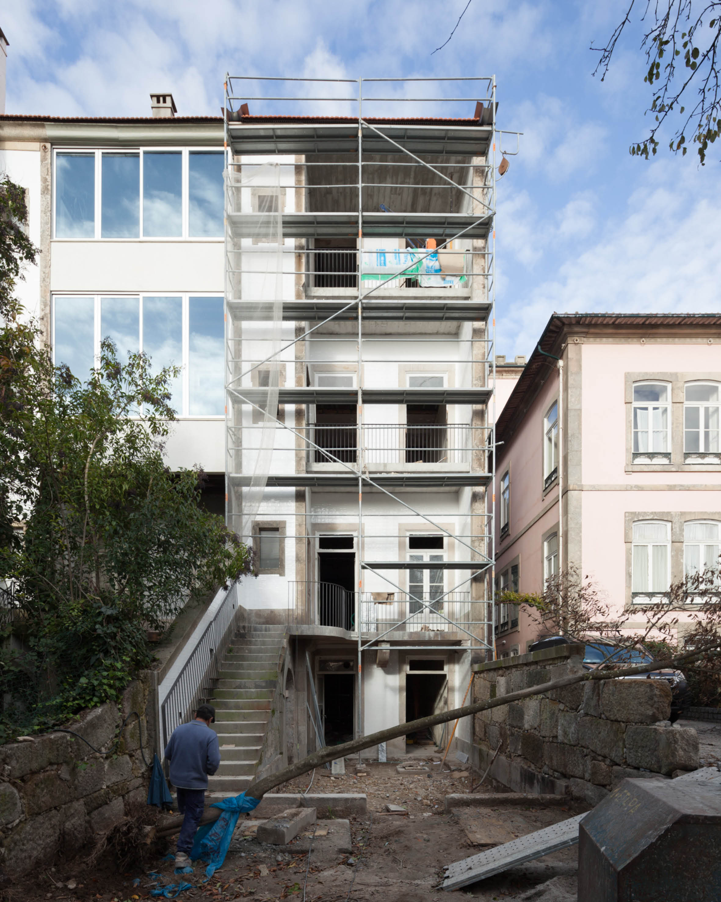 construction — fala