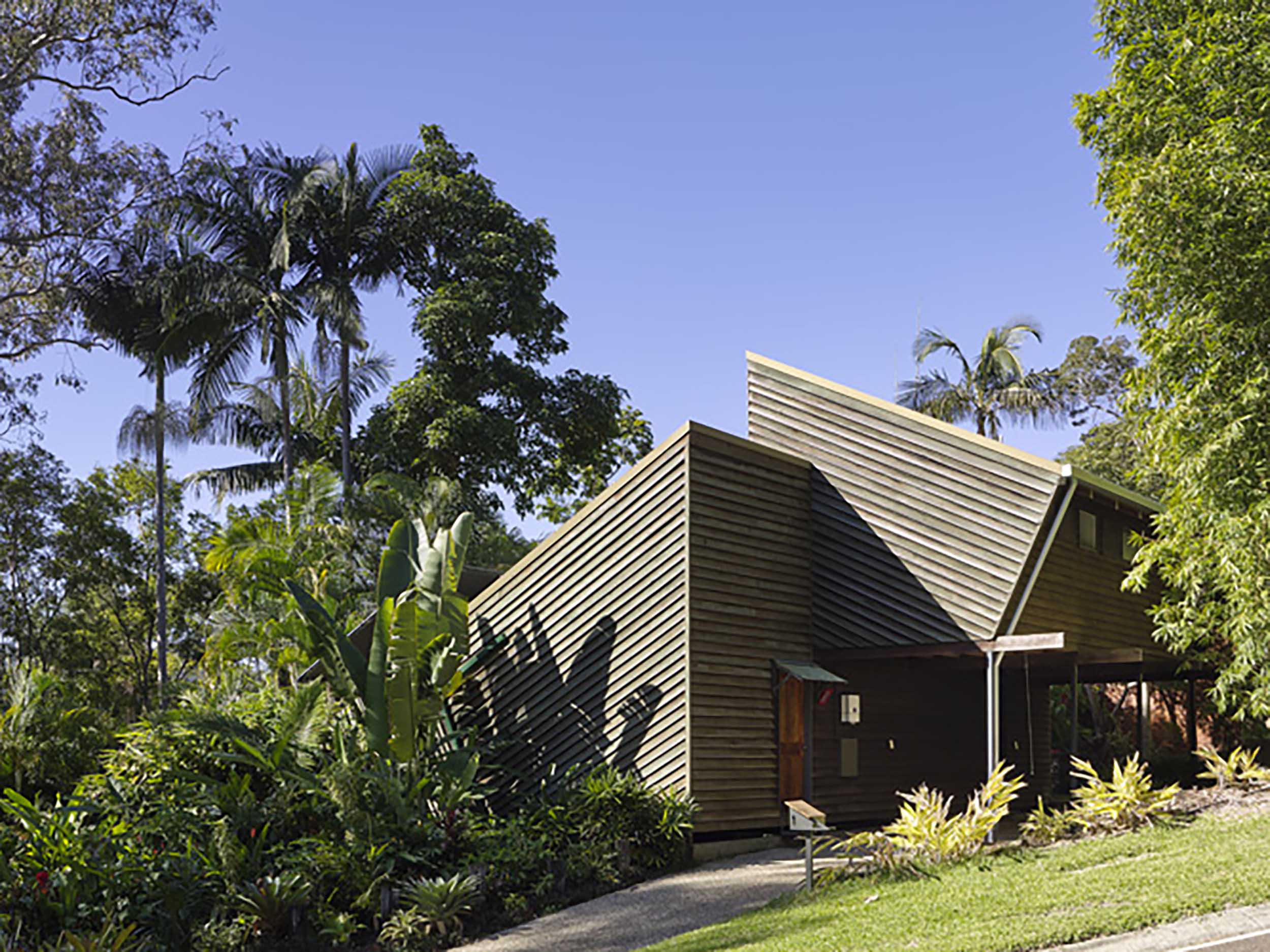 Triangle House — Vokes and Peters