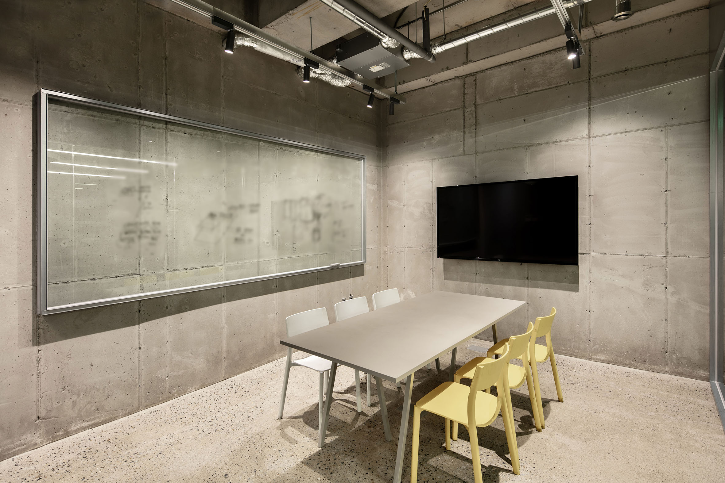 Vinyl C, Office — MNJ