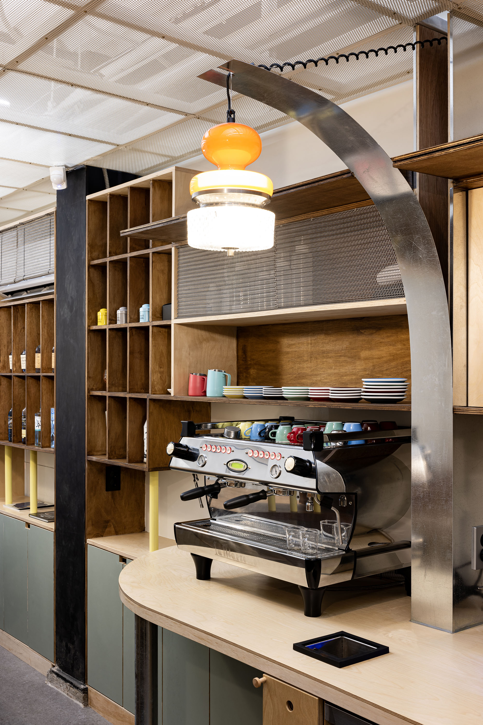 Tenants Coffee Bar — HAN SUNG HOON