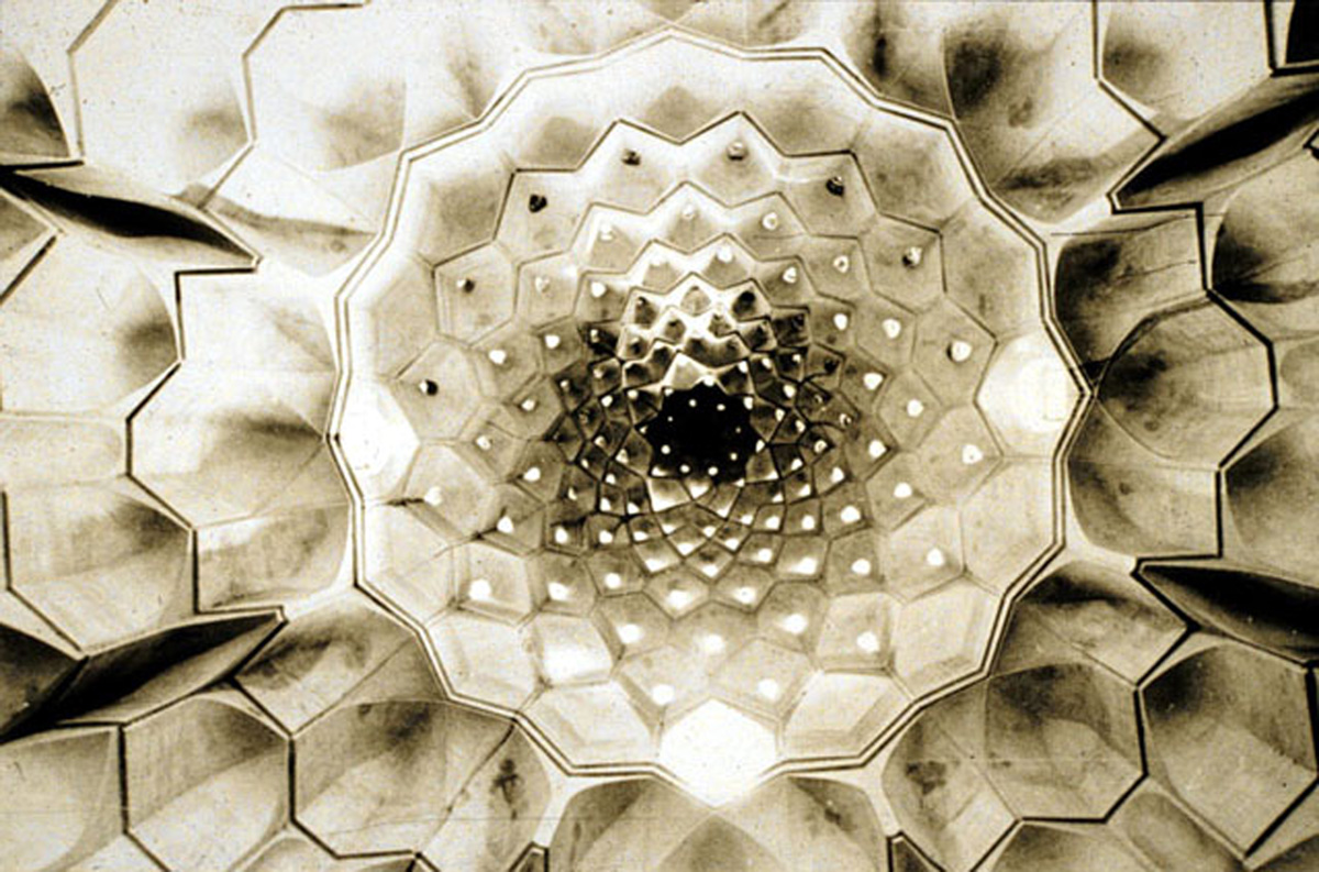 Tomb of Zummurrad Khatun (Inverted) — www.haseebahmed.com