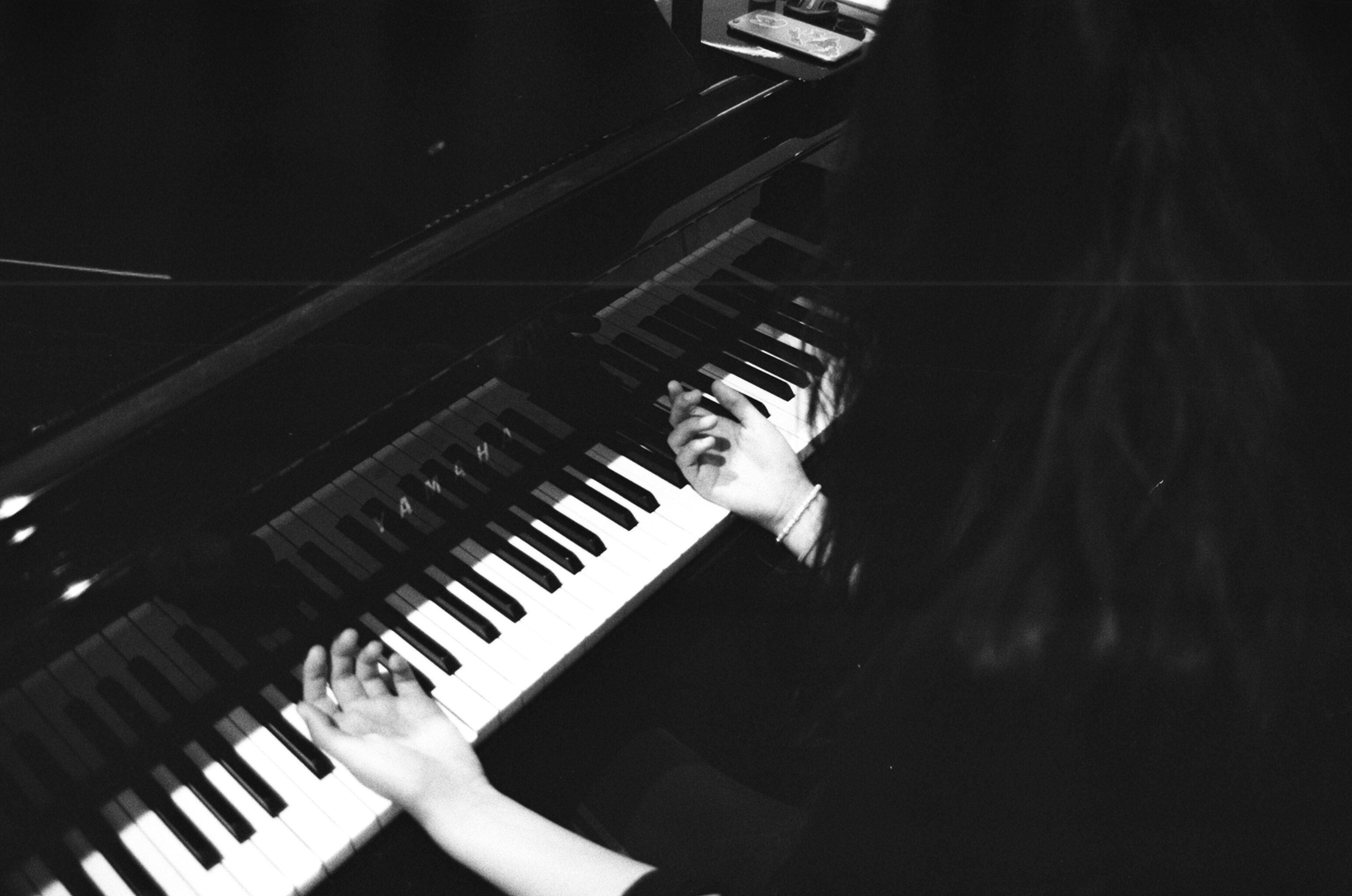 12 hour connection flight — n or ë