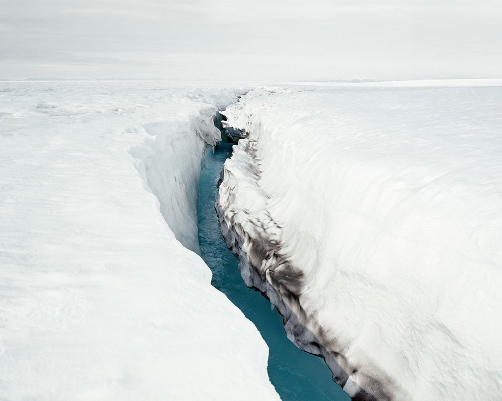 No one can witness the fall of the ice palace. It takes place at night ...