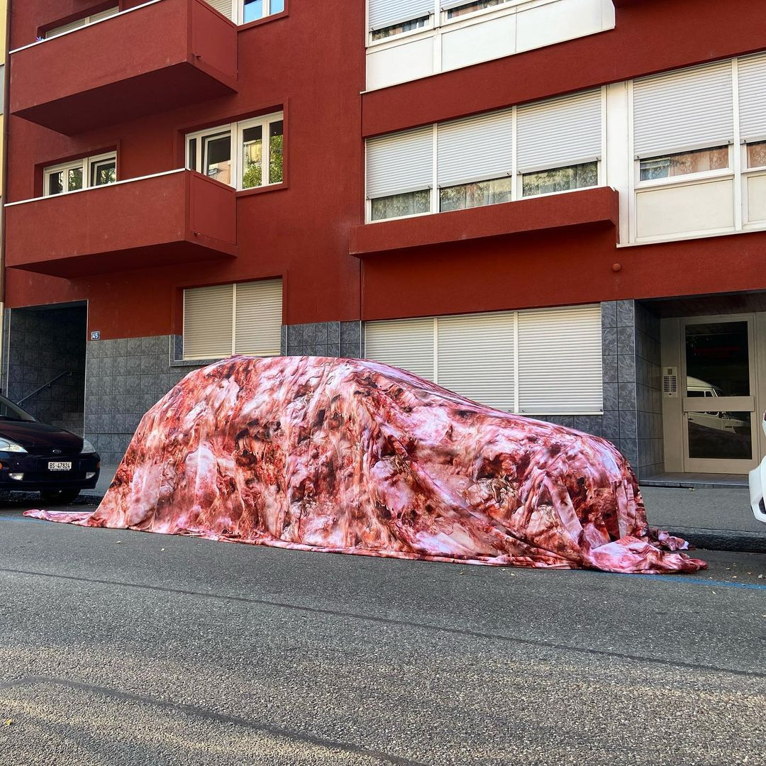 «Body-Work» von Andrea Hasler in Kollaboration mit wiewaersmalmit.ch ...