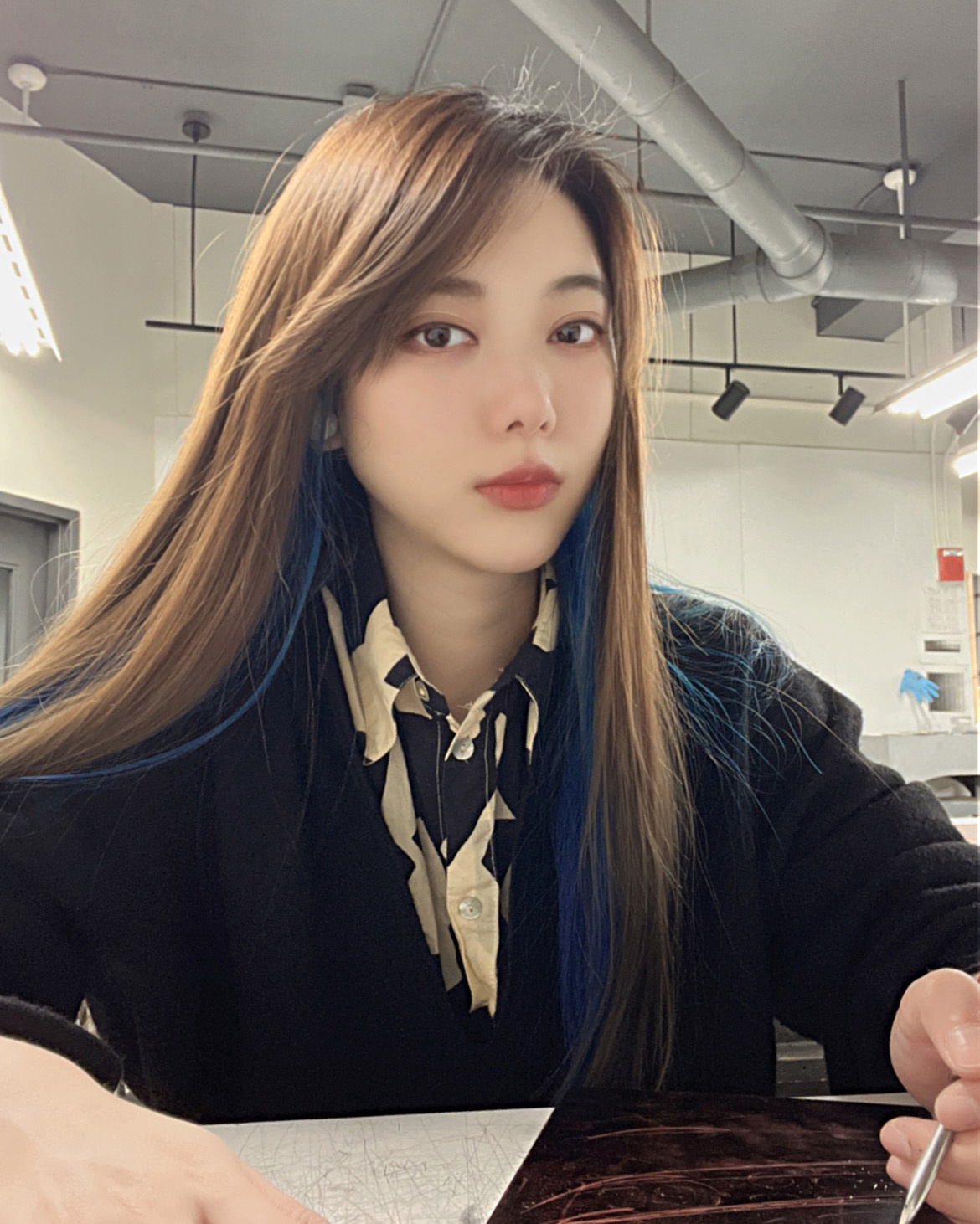 About-mobile — JINGJING YANG | Artist and Bookbinder