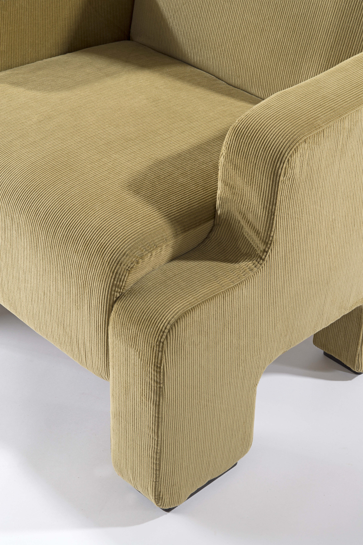 Line Chair — Spenser Atlas