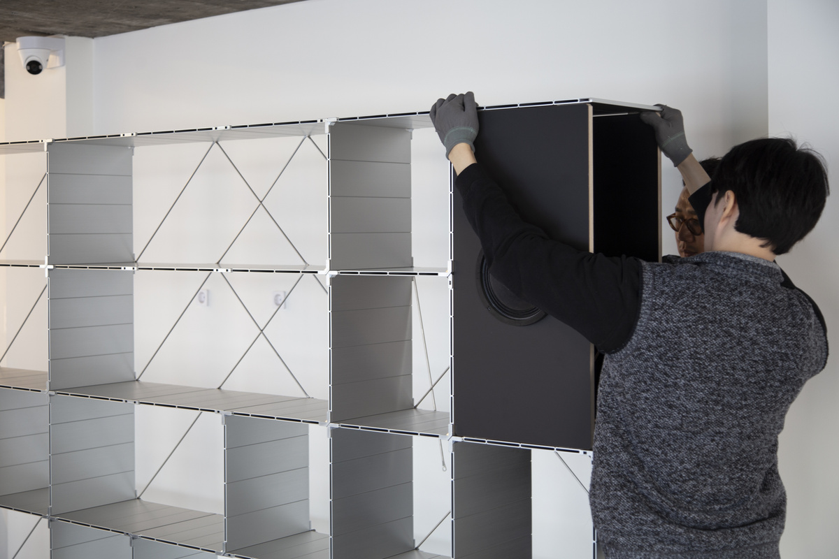Modular Shelves — Parallel Archive