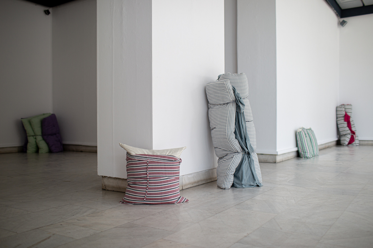 Dust bed — Anne Low