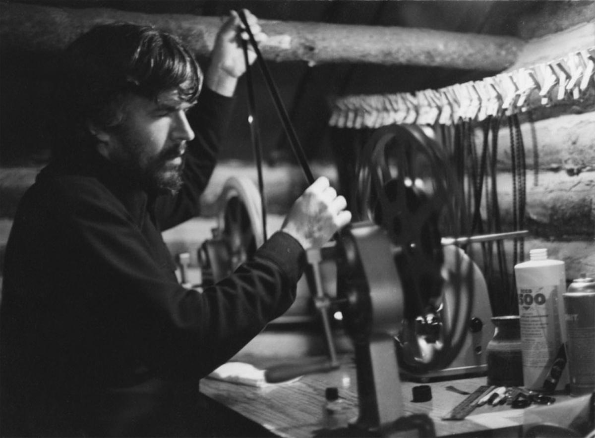 STAN BRAKHAGE: UN PARTICIPANTE JOVEN DEL JUEGO — LAV