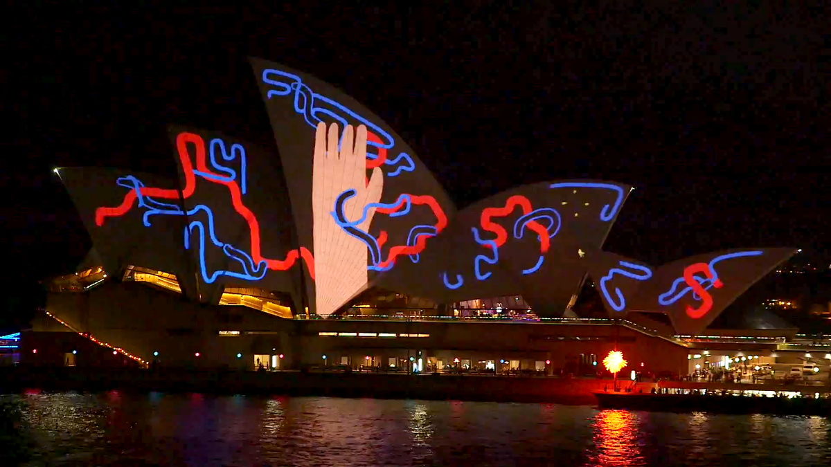 Sydney Opera House: Living Mural — Parallel Teeth