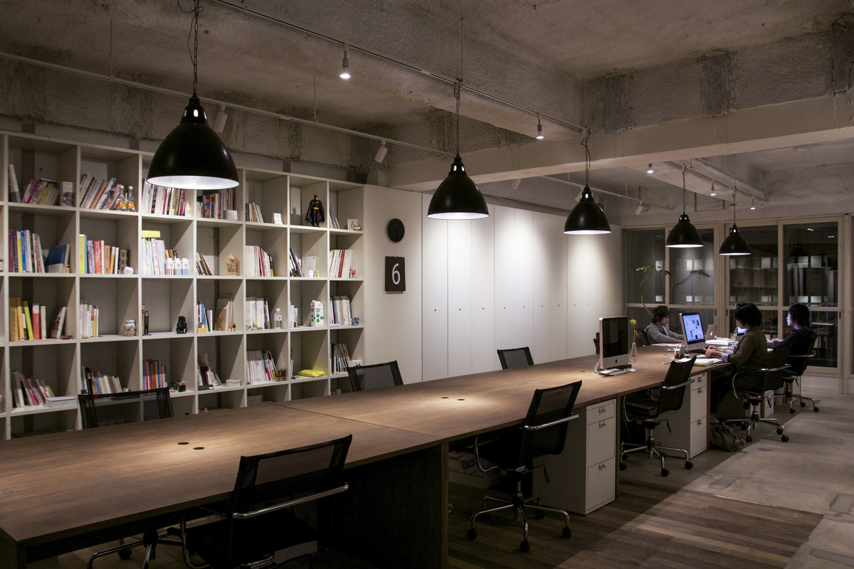 Off-Grid Cafe PHYSICAL — COMMUNE