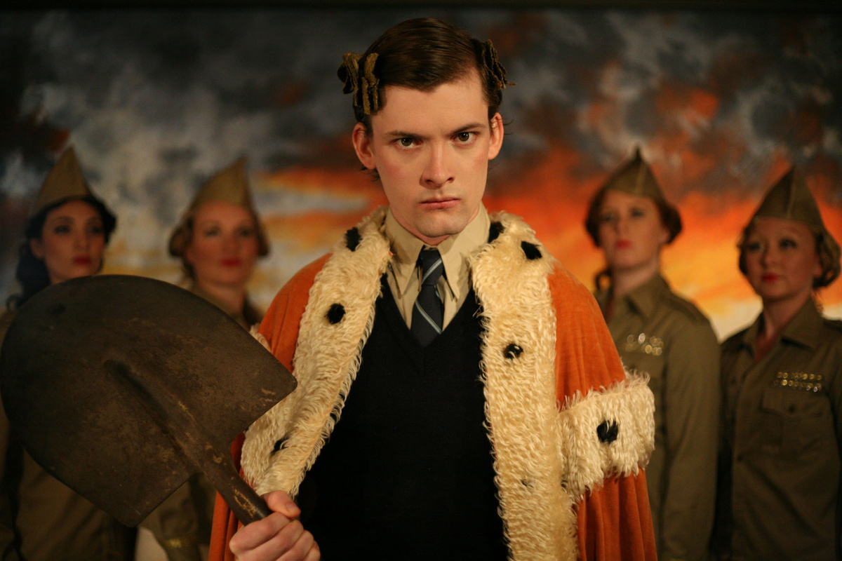 Heart of Gold // Theatre — Tarryn Gill