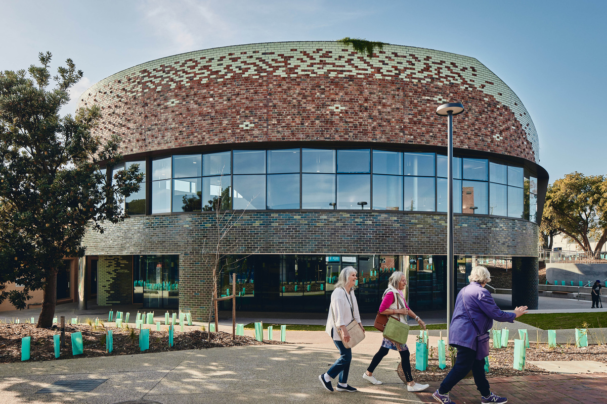 Drysdale Library — antarc.com.au