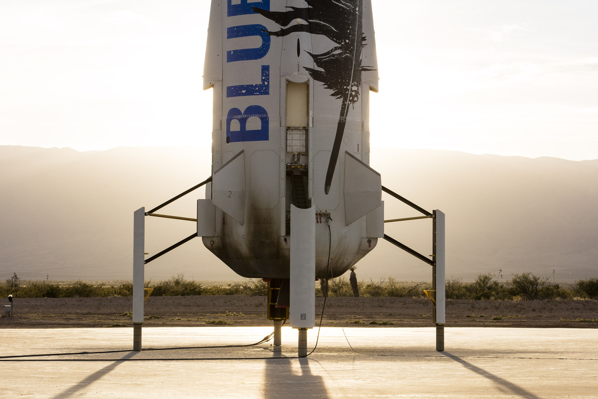 BLUE ORIGIN / Historical Rocket Launch — Stephan Malik
