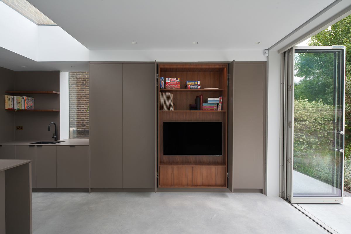 Hilly Fields — Stuart Indge Ltd