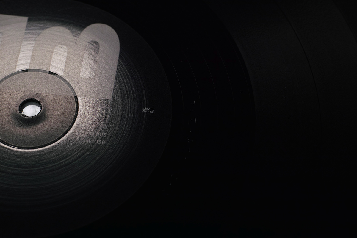 Oviparity 卵生 — qingyu wu