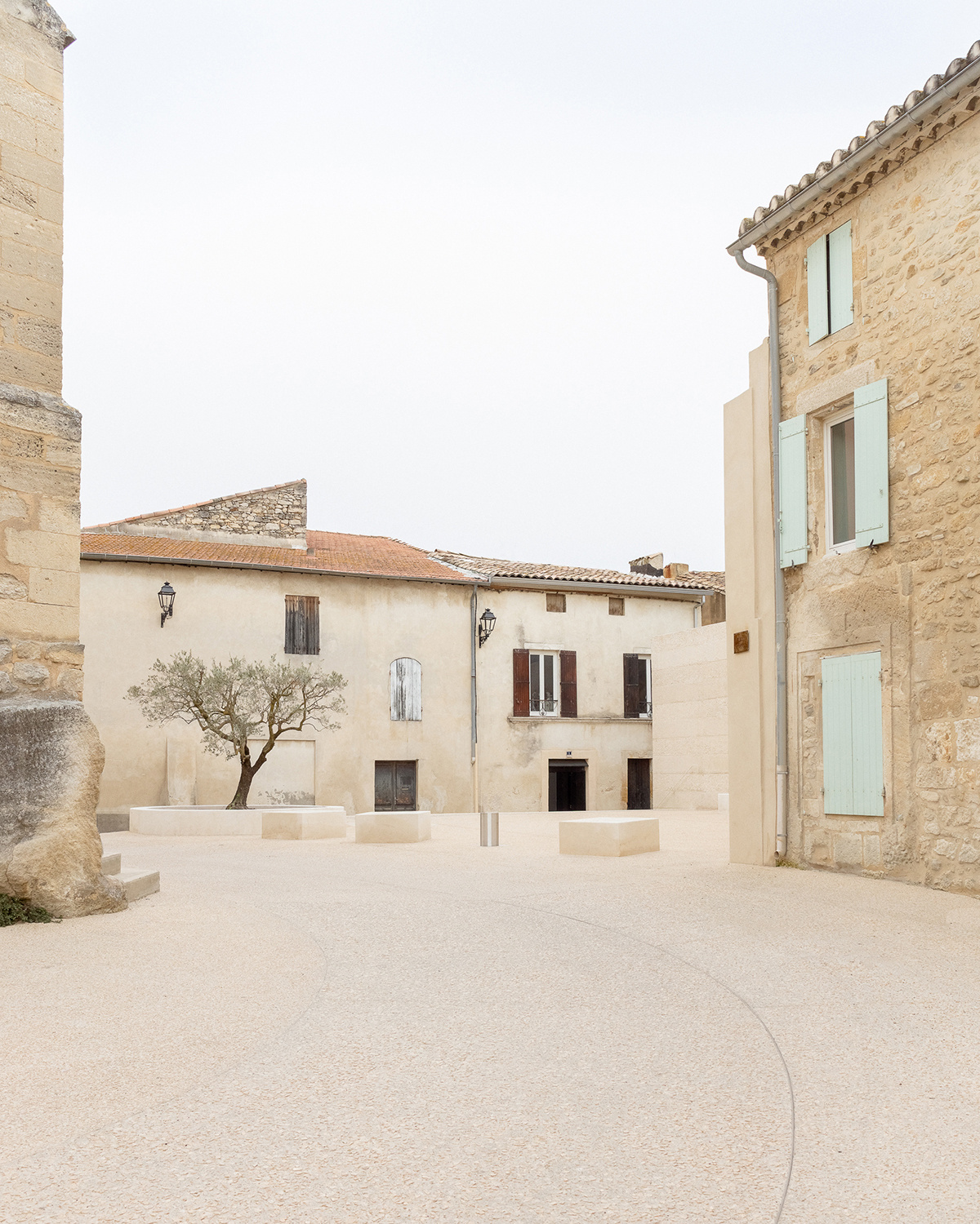 Théziers - place publique — atelier initial