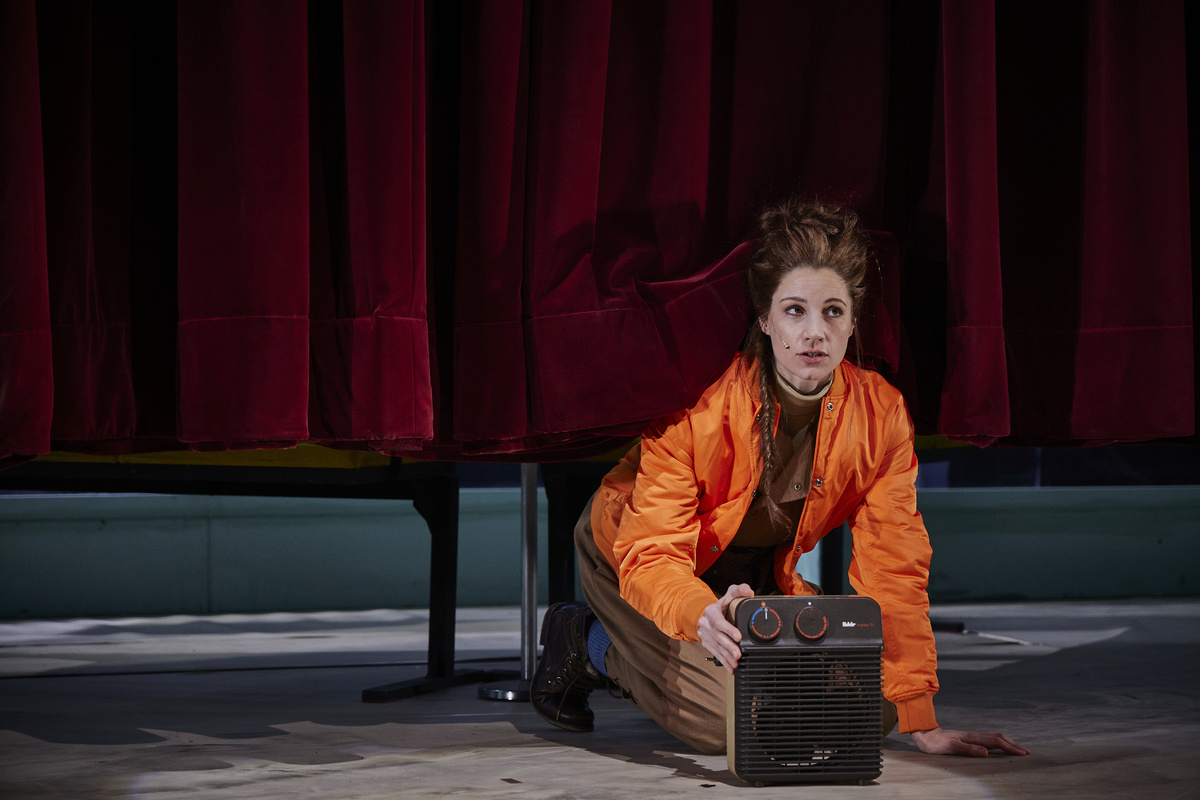 ANNA RIESER / Premiere IN DEN ALPEN // APRÉS LES ALPES — Agentur Kelterborn