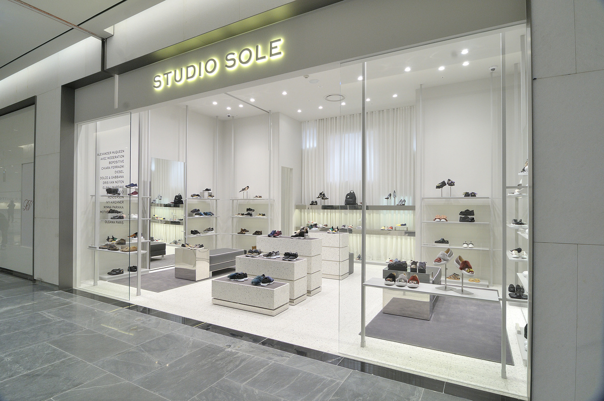 STUDIO SOLE — COMMON ROOM