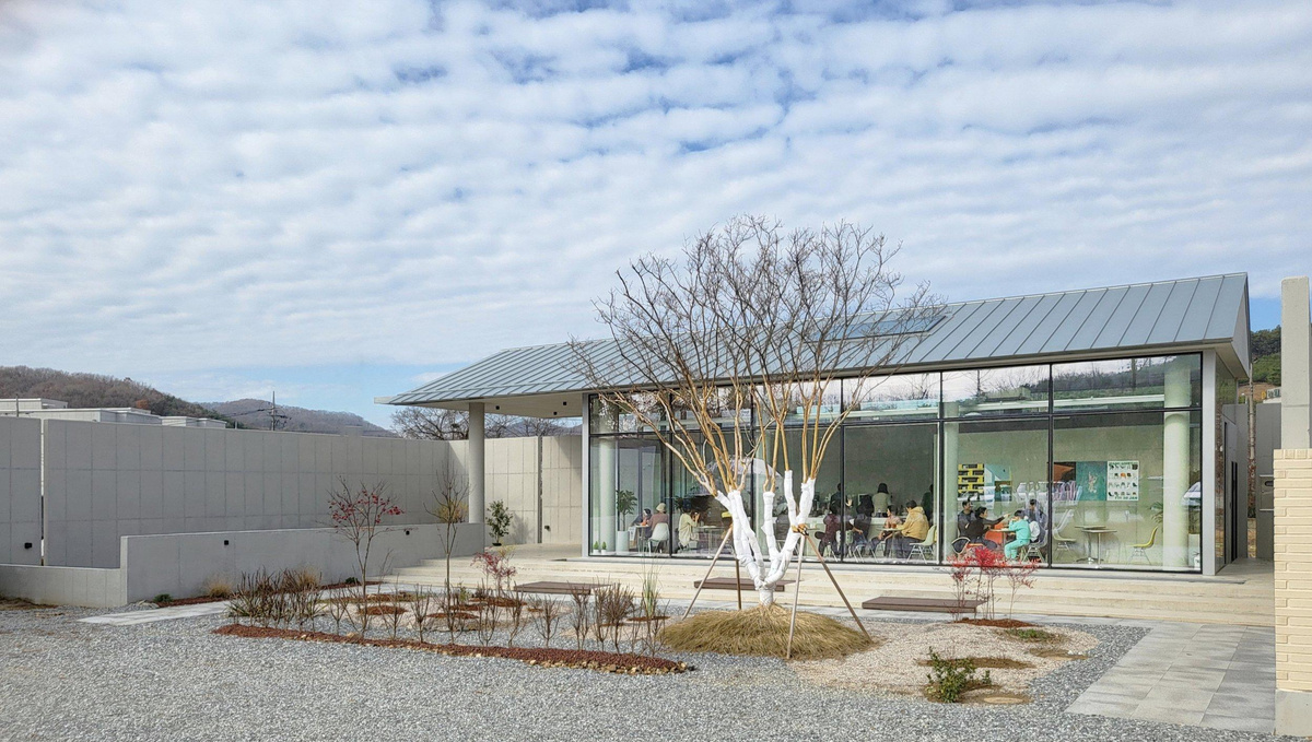 starbucks shin geum-ho — LIFE architects