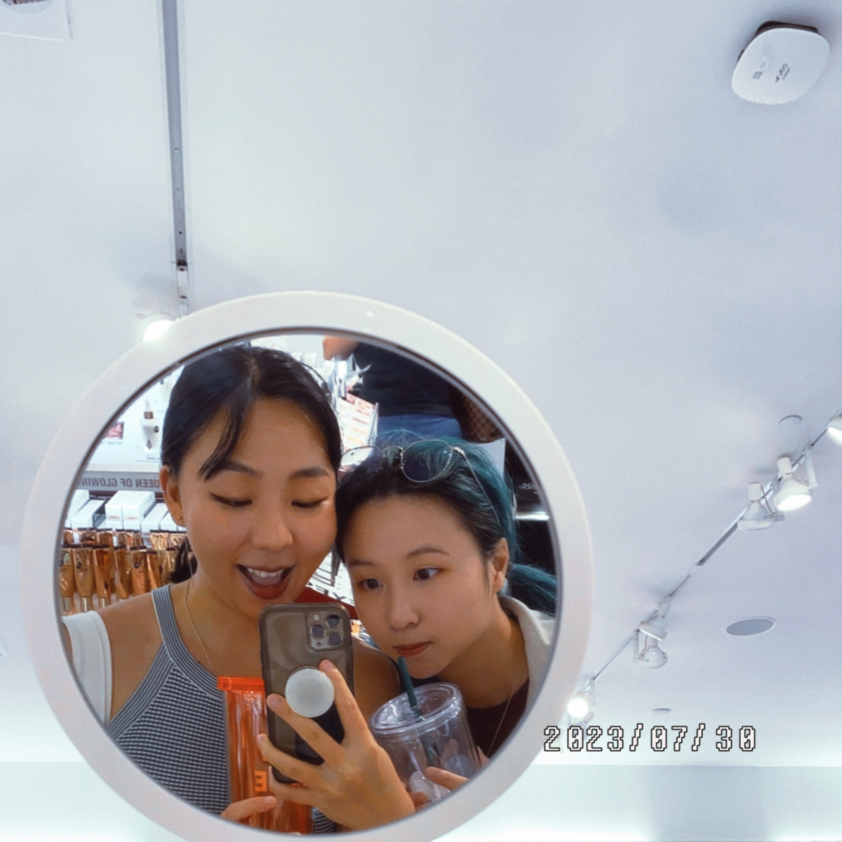 AboutNini — Nini Chen