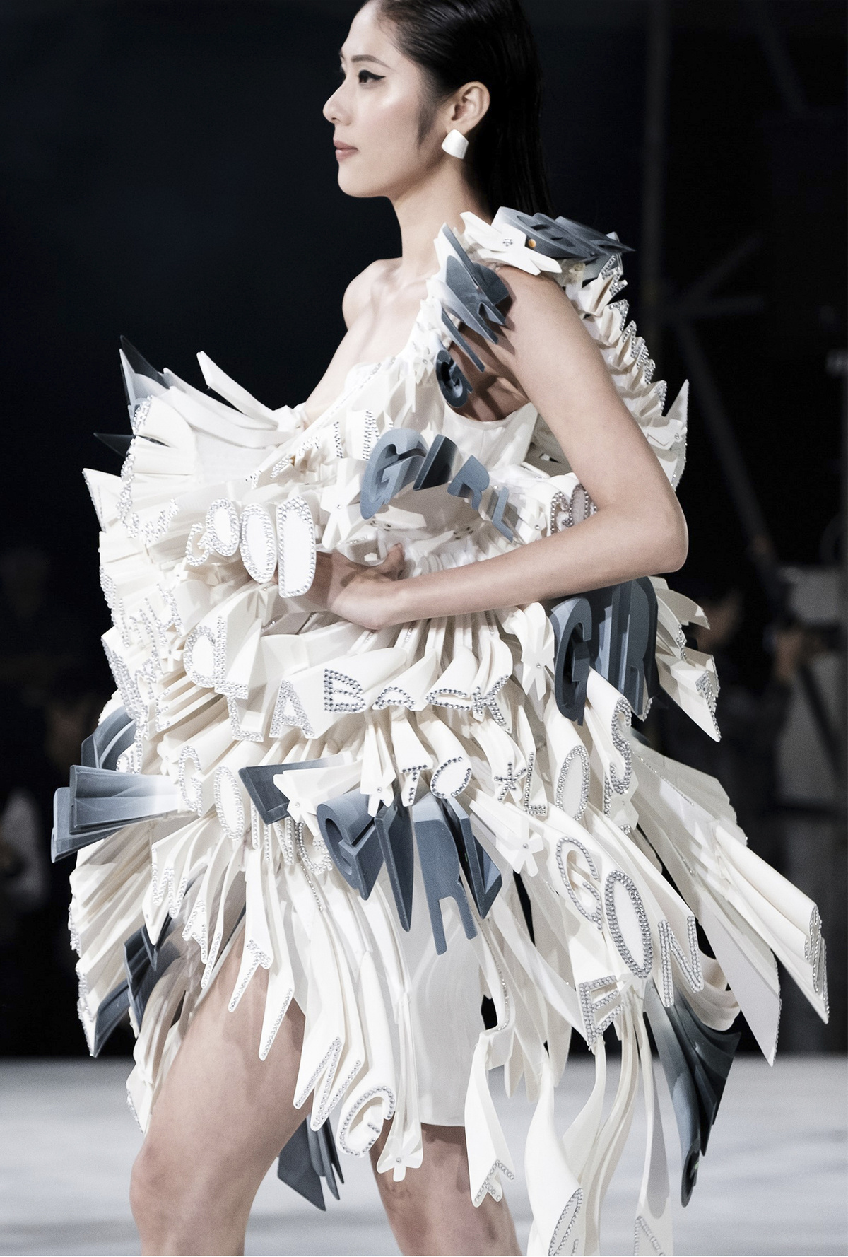 #01 Girls — ECHO CHEN design studio