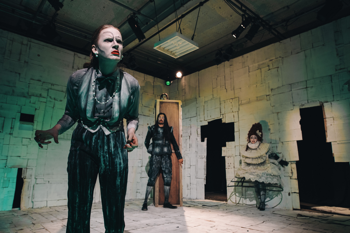 Associate: The Crocodile — Savanna Wegman