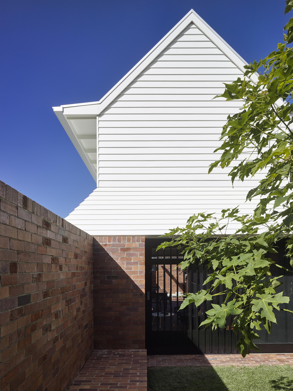Double Courtyard House — Vokes and Peters