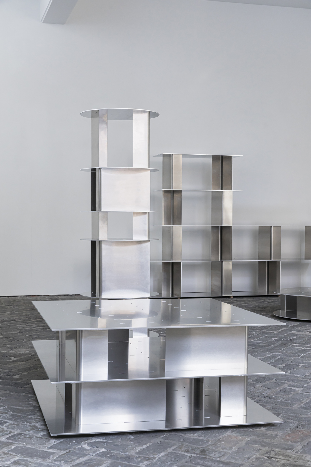 STACK — studioMOTO