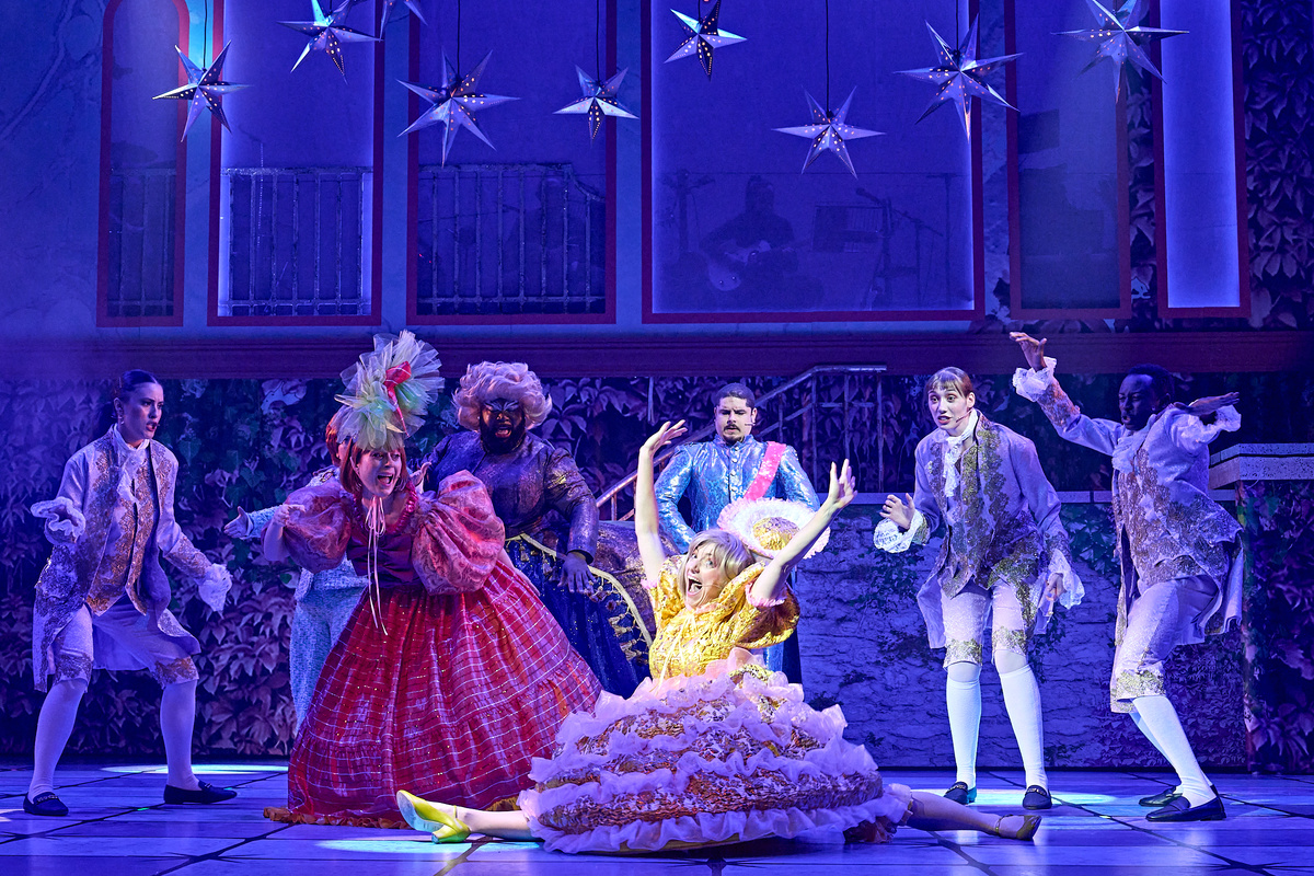 Cinderella — Good Teeth