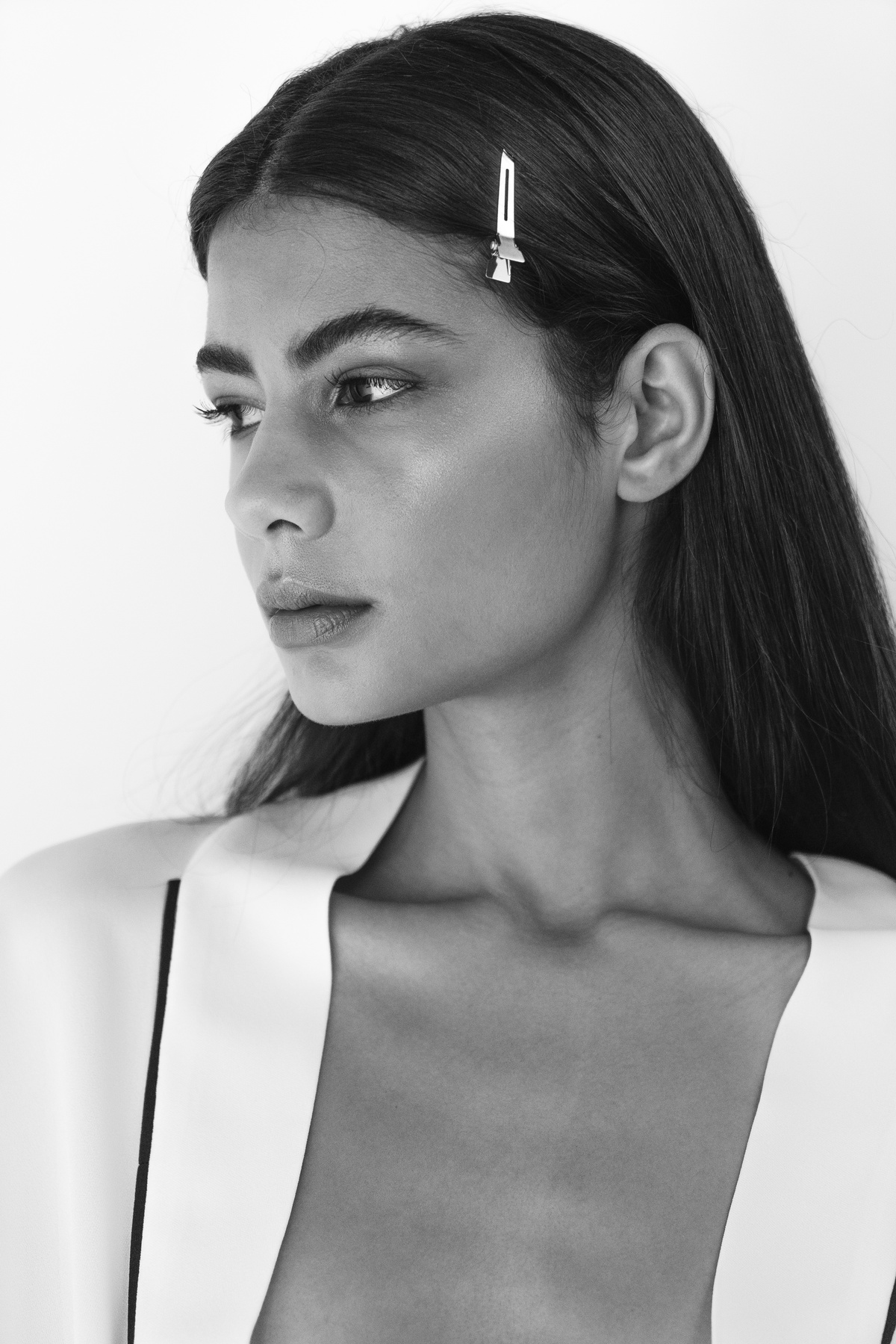 DEFYING GRAVITY — Audrey Payet Make up Artist & Hairstylist