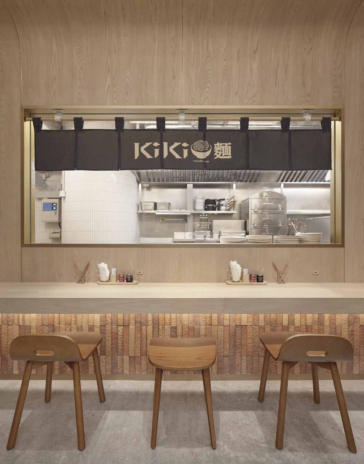 KiKi 面 KiKi Noodle Bar（香港IFC店） — Golucci Interior Architects