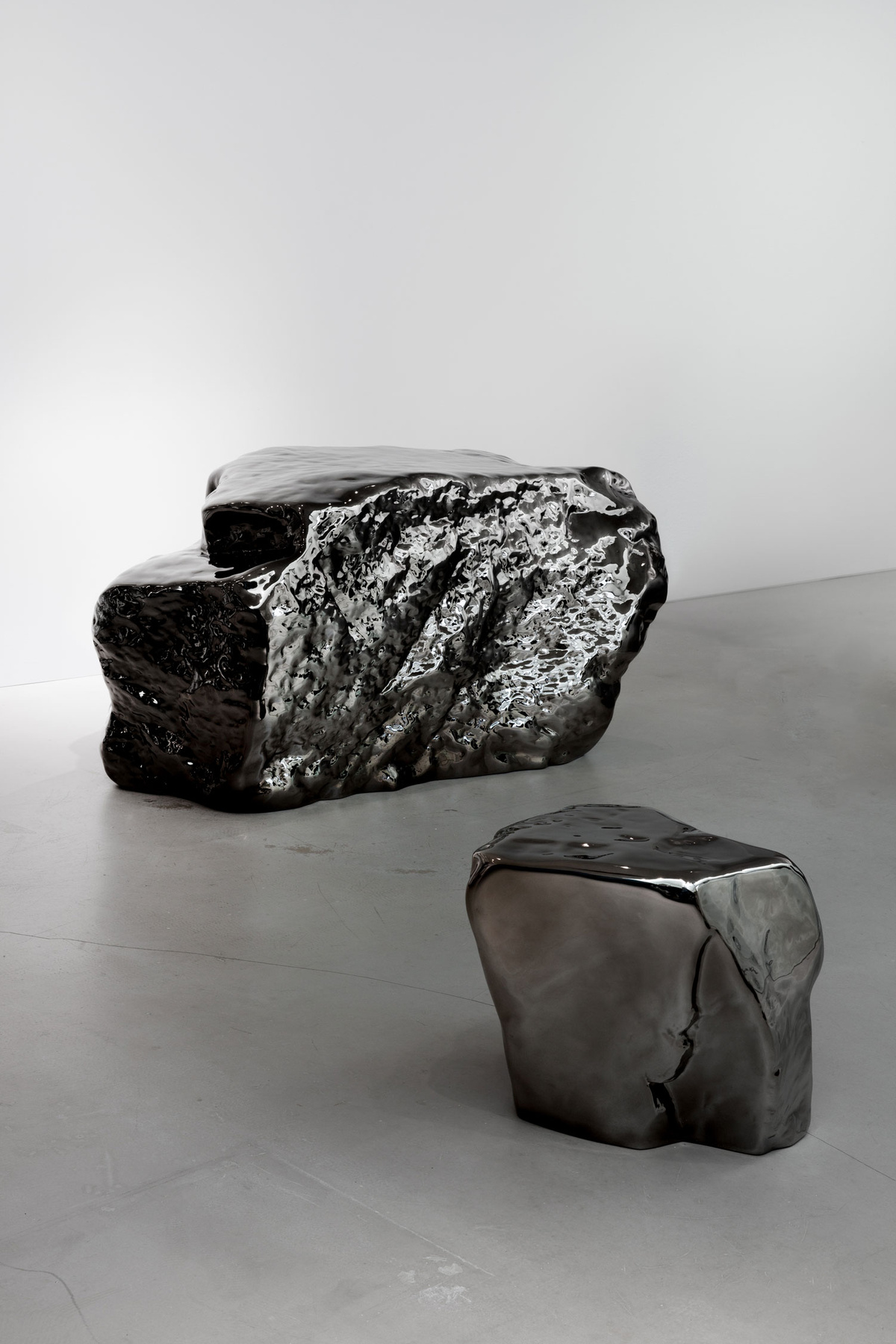 Megalith_Table 01_BK Chrome — Lee Sisan