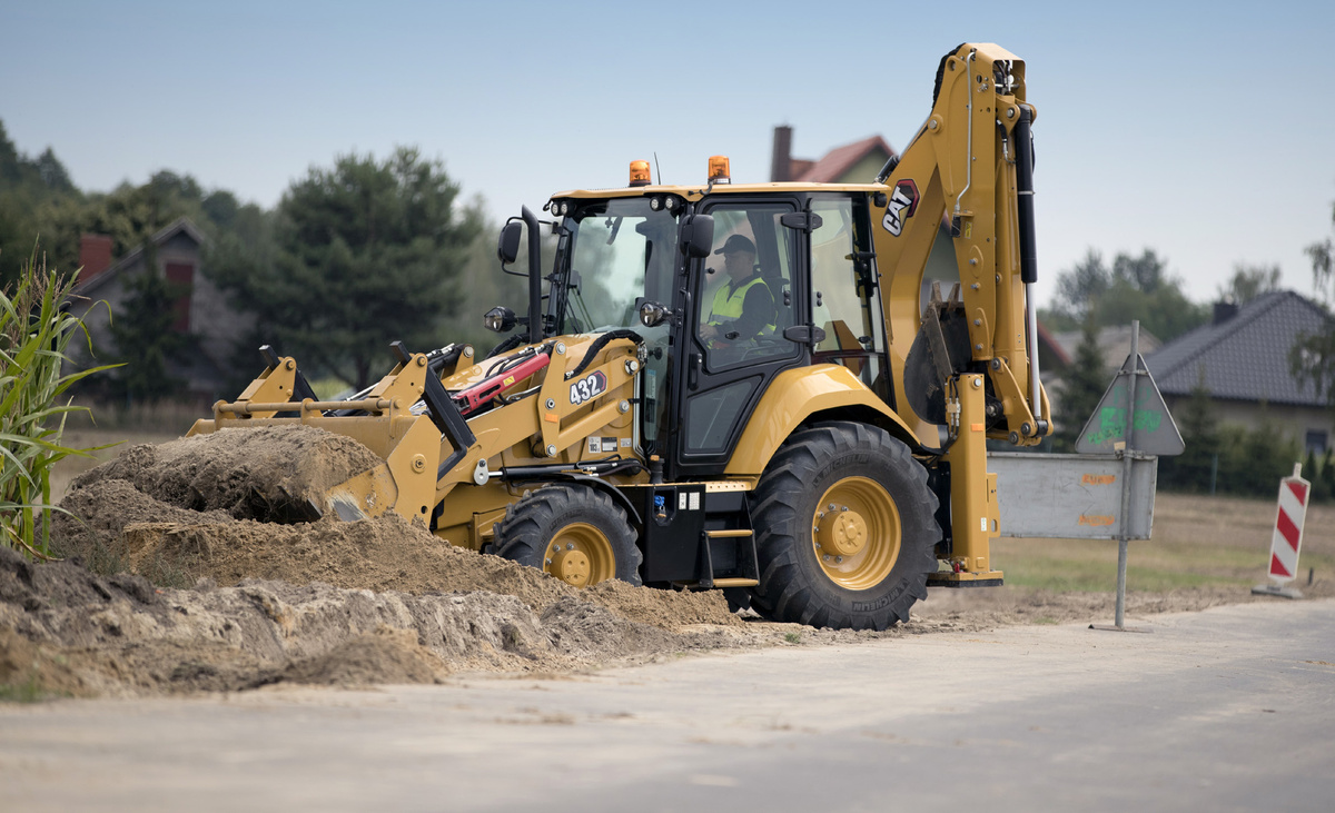 CONSTRUCTION MACHINERY — Rundle & Co Agri