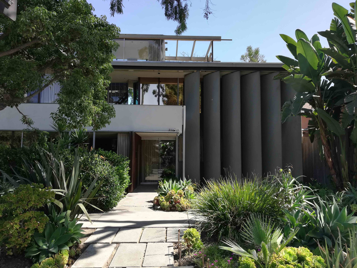 Neutra VDL Residency — Creative Migration