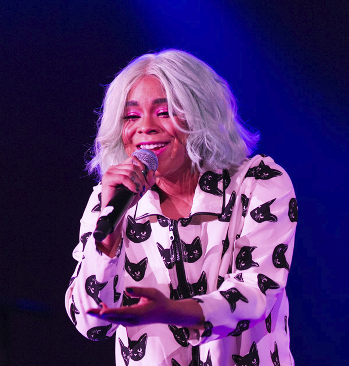 STAGE CURATION — Whitney Bell