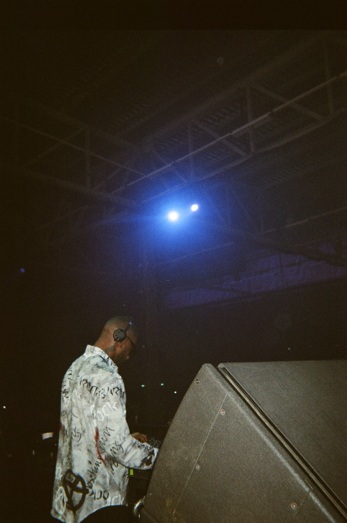 BILLY MENEZES — V-Be