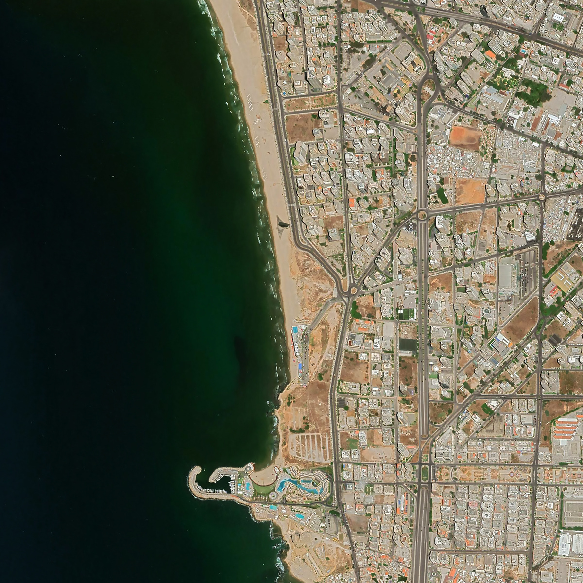 Ramlet el Bayada — Coastless Beirut