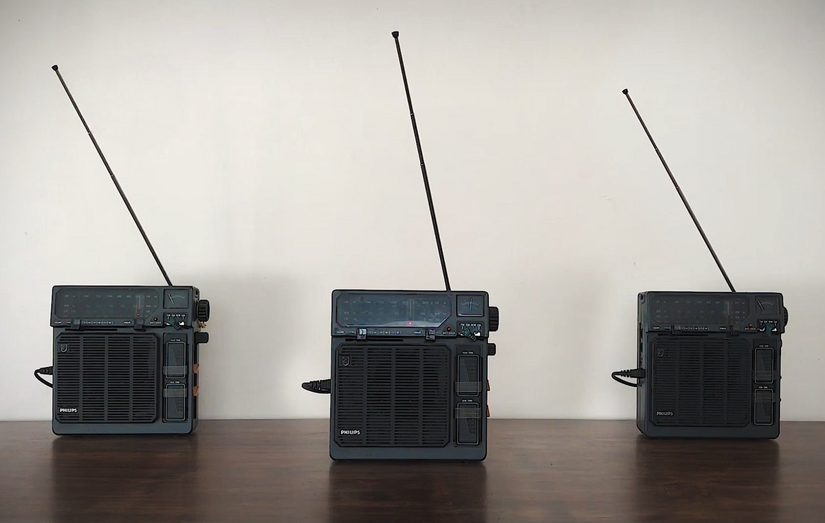 RADIO TRIO — Javier Bustos