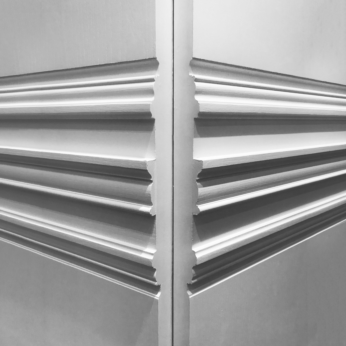 AN APARTMENT OF MANY PROFILES — Overlay Office