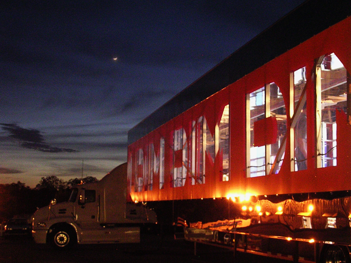 DIM MOBILE RETAIL UNIT — LOT-EK ARCHITECTURE & DESIGN