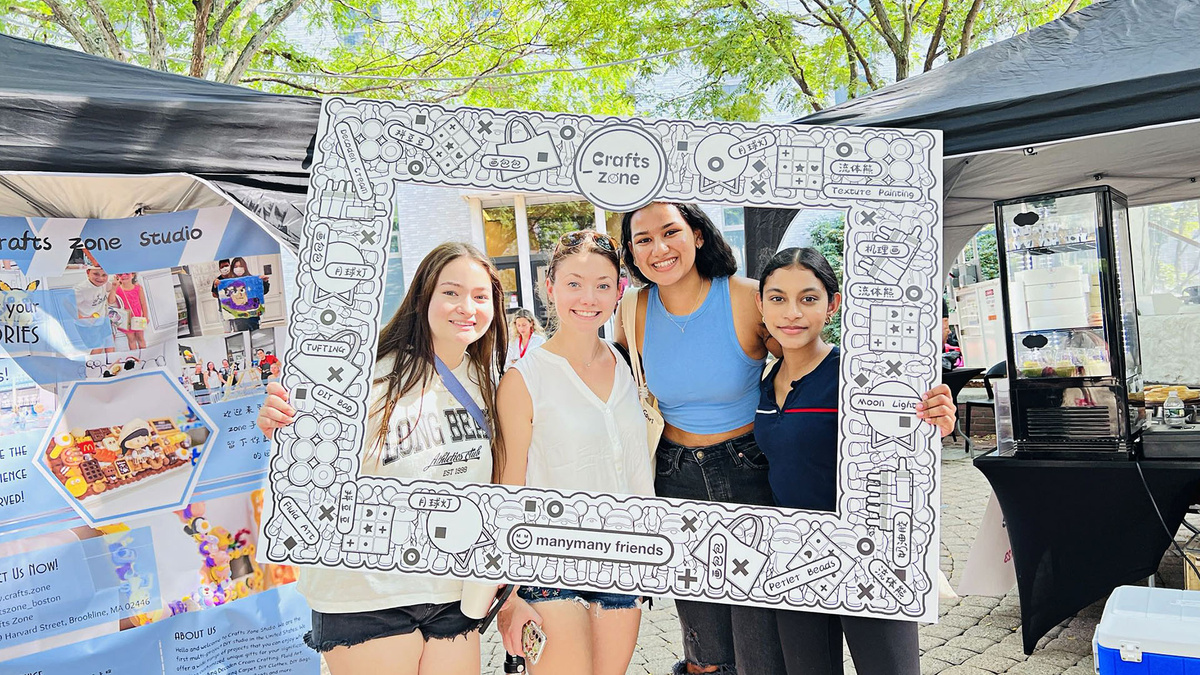 pop art frame — manymany friends