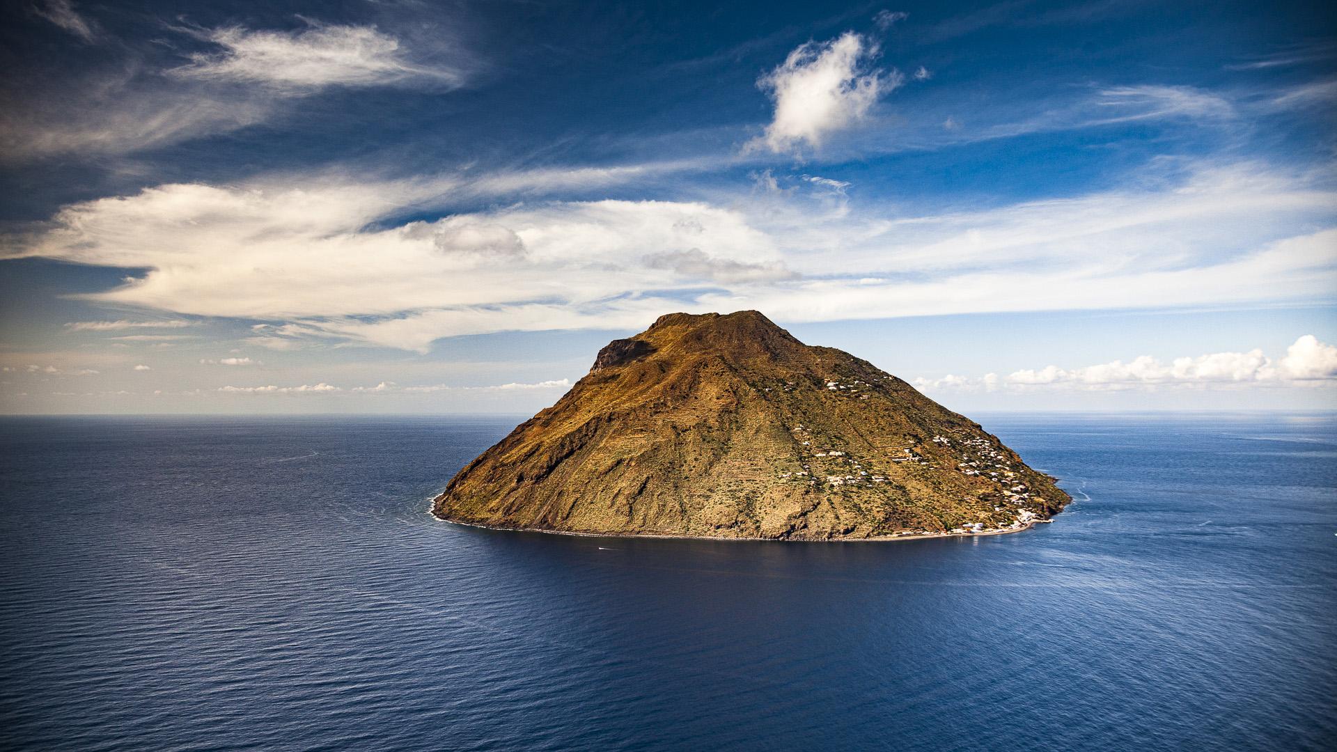 SEA Alicudi | Viaggi in mare e connessioni essenziali