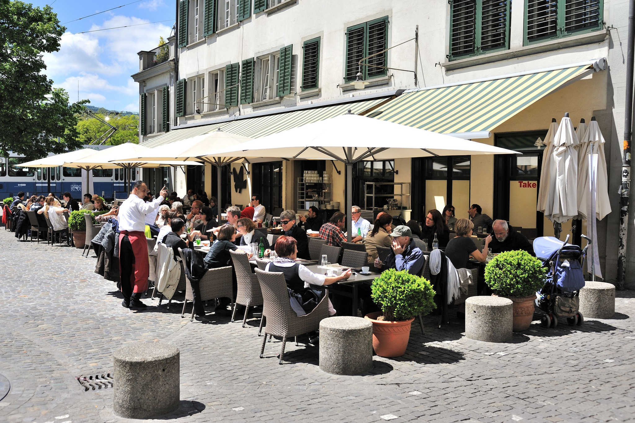 EN — Le Cèdre Restaurants Zürich