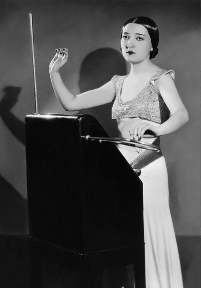 sisters with transistors