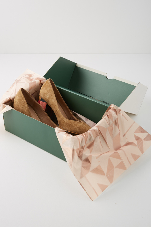 Shoe Packaging — Tram Pham