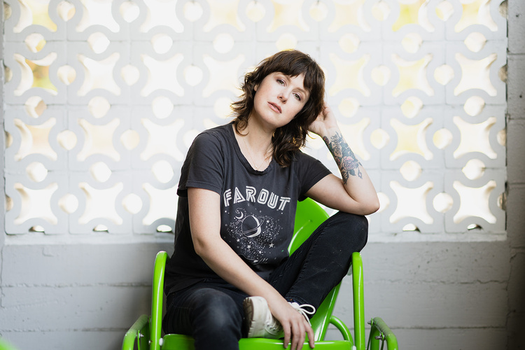 About — Laura Lit Art