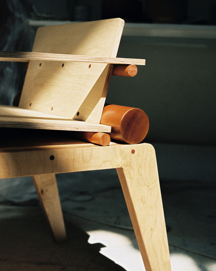 Cantilever Chair 01 — Lewis Kemmenoe