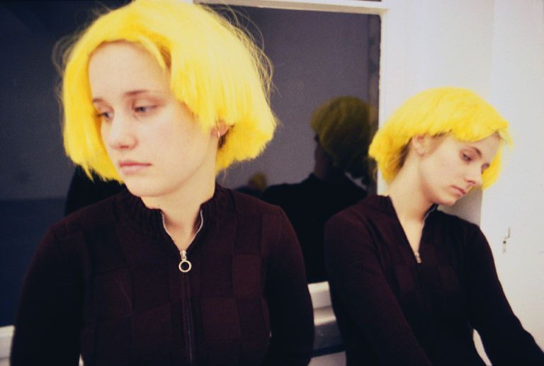 VB09 — VANESSA BEECROFT