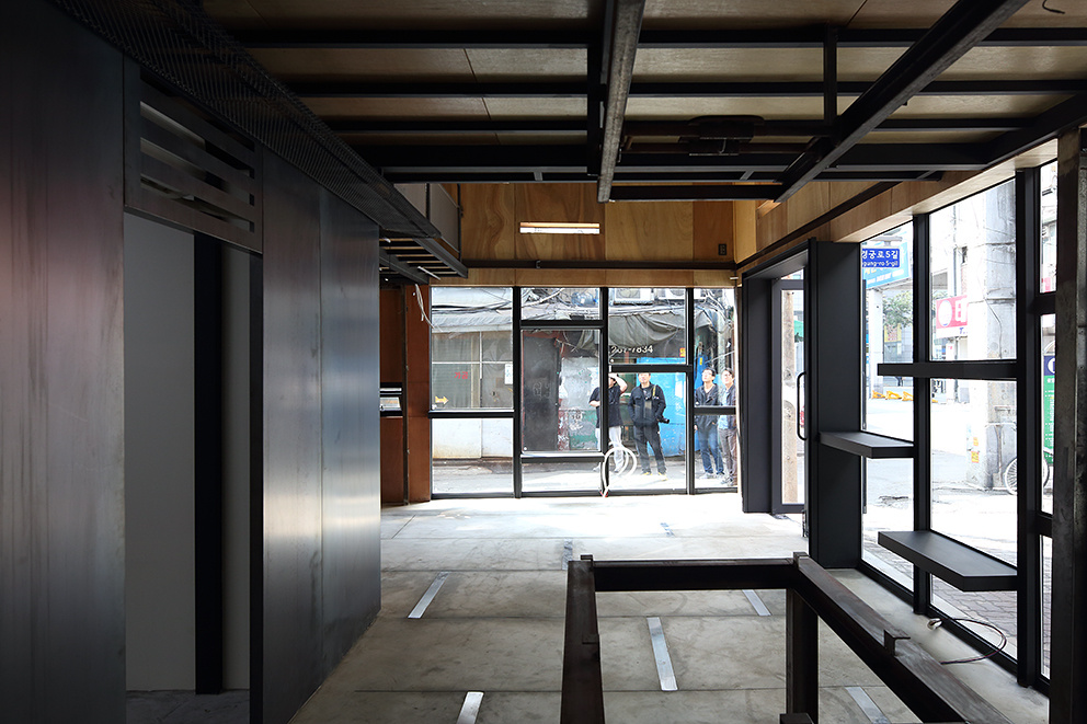 Sewoon Shopping Mall Lighting Shop Interior — moss architects